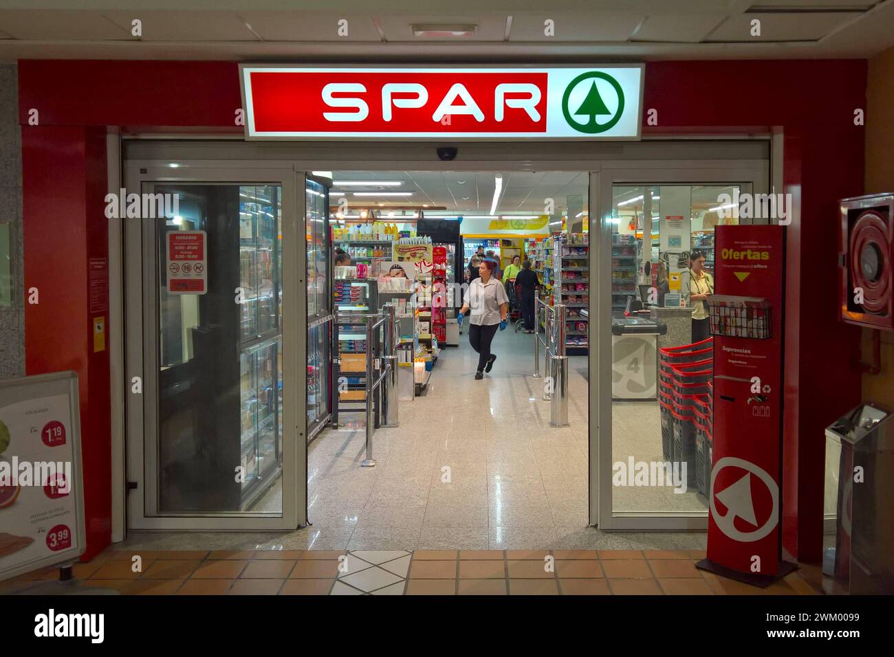 Worlds largest supermarket hi-res stock photography and images - Alamy