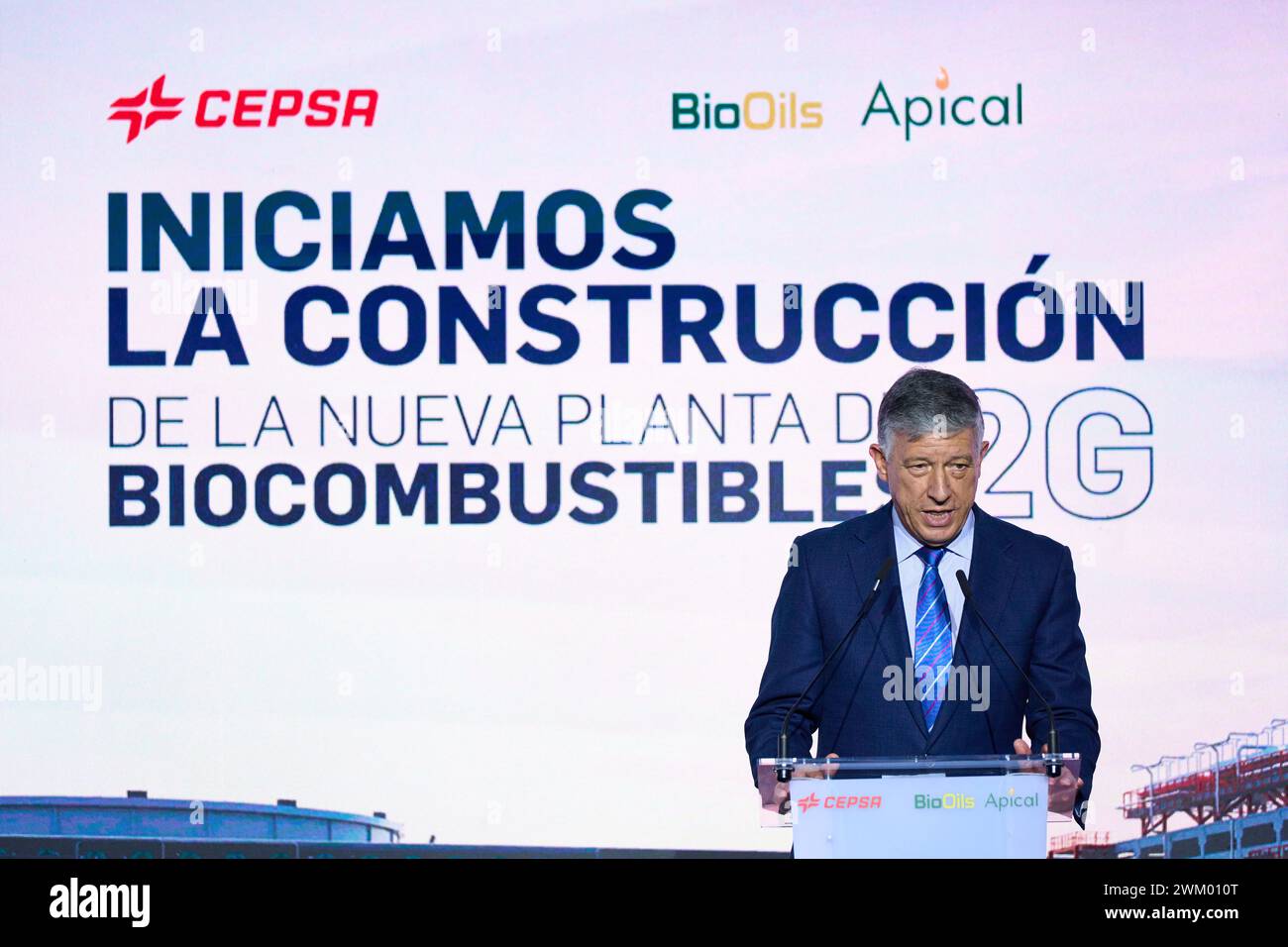 The mayor of Palos de la Frontera, Carmelo Romero, during the laying of ...