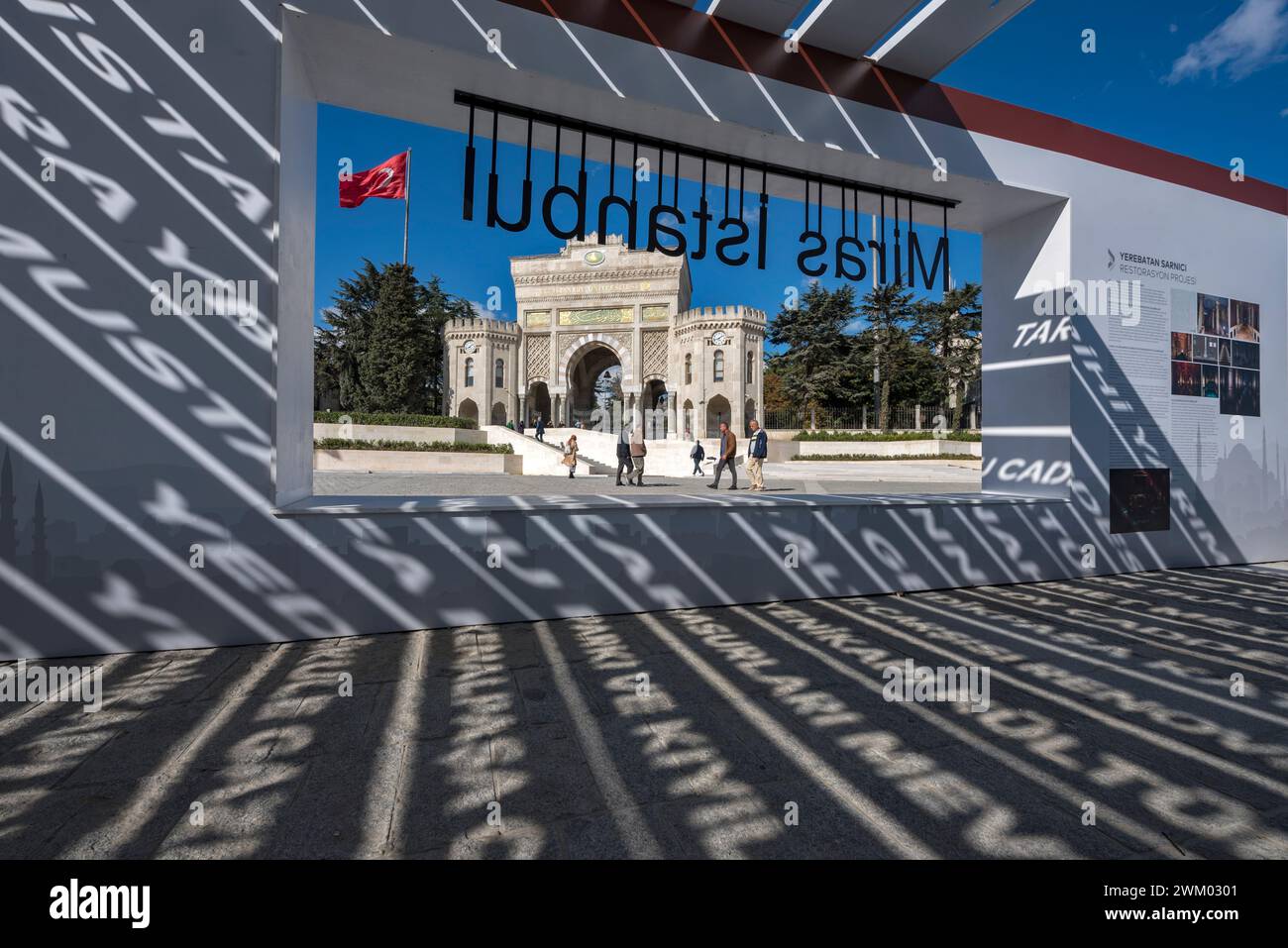 Gate university beyazit square hi-res stock photography and images - Alamy