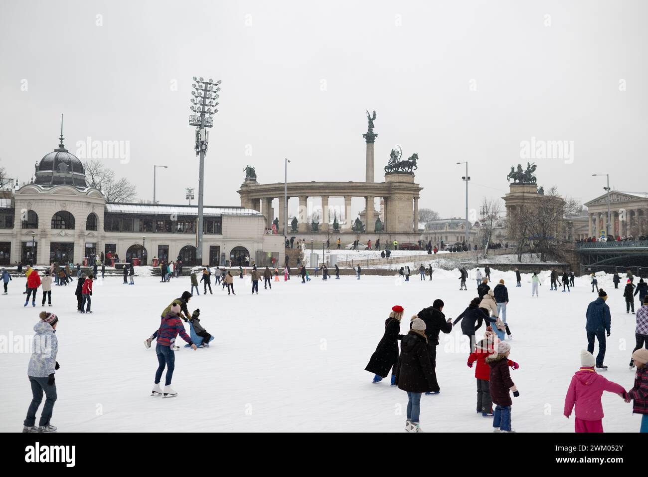 Budapest danube hero square hi-res stock photography and images - Alamy
