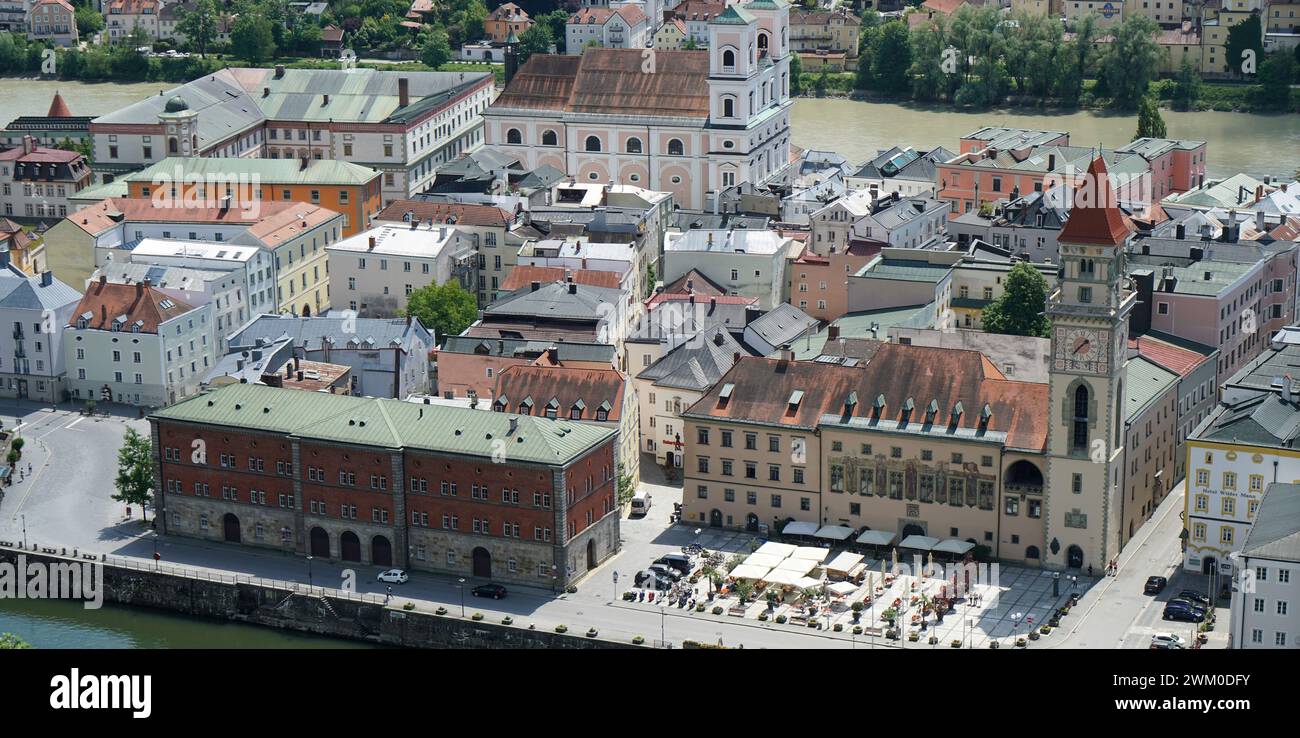 Including st stephens cathedral on the danube hi-res stock photography ...