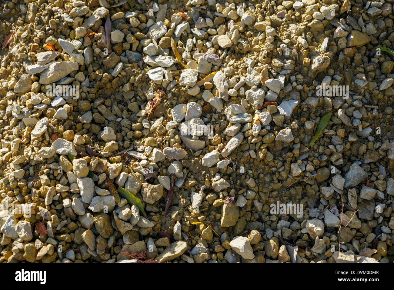 Soil from the quarry as a waste product and for versatile use in the ...
