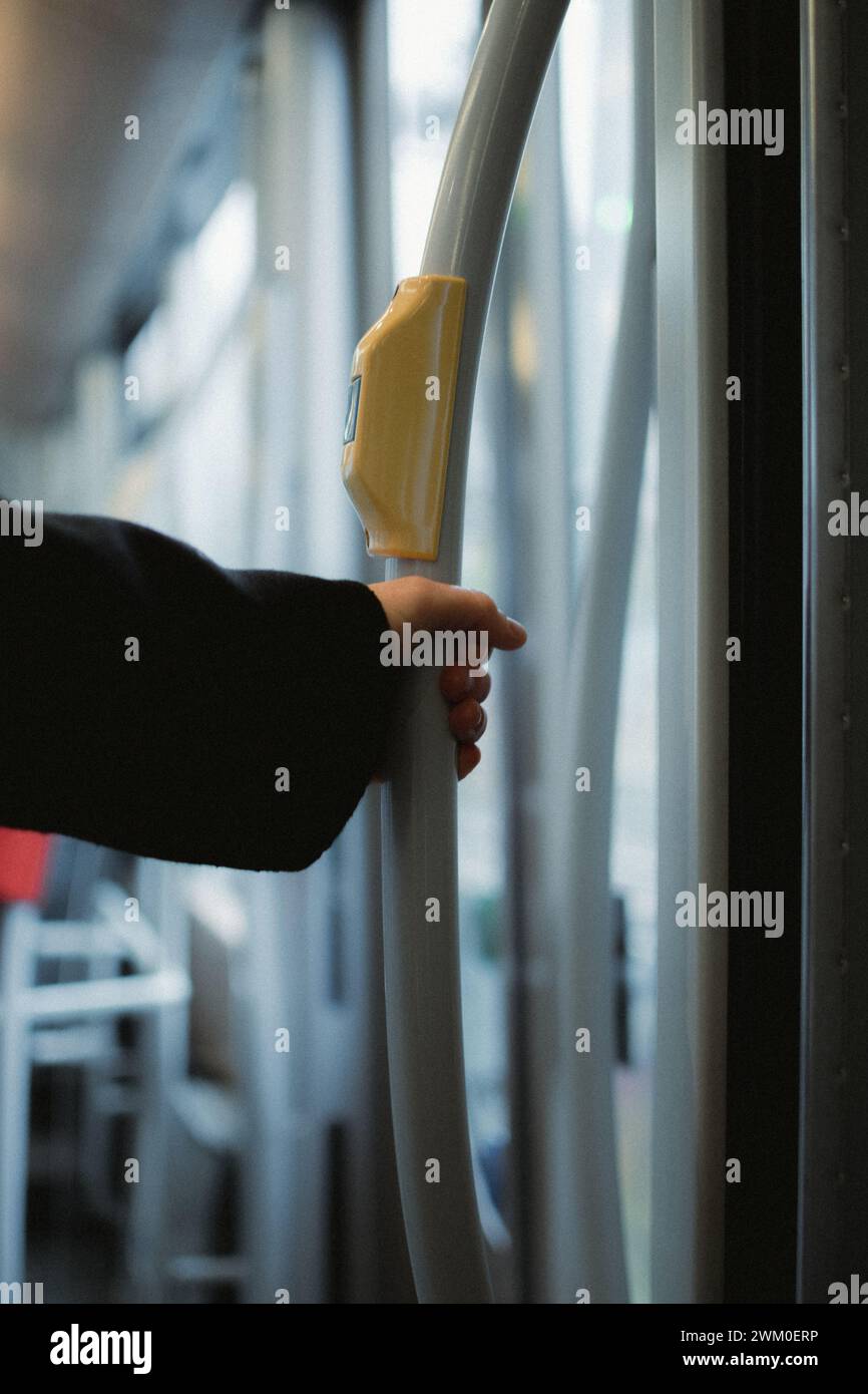 Gripping mechanism hi-res stock photography and images - Alamy