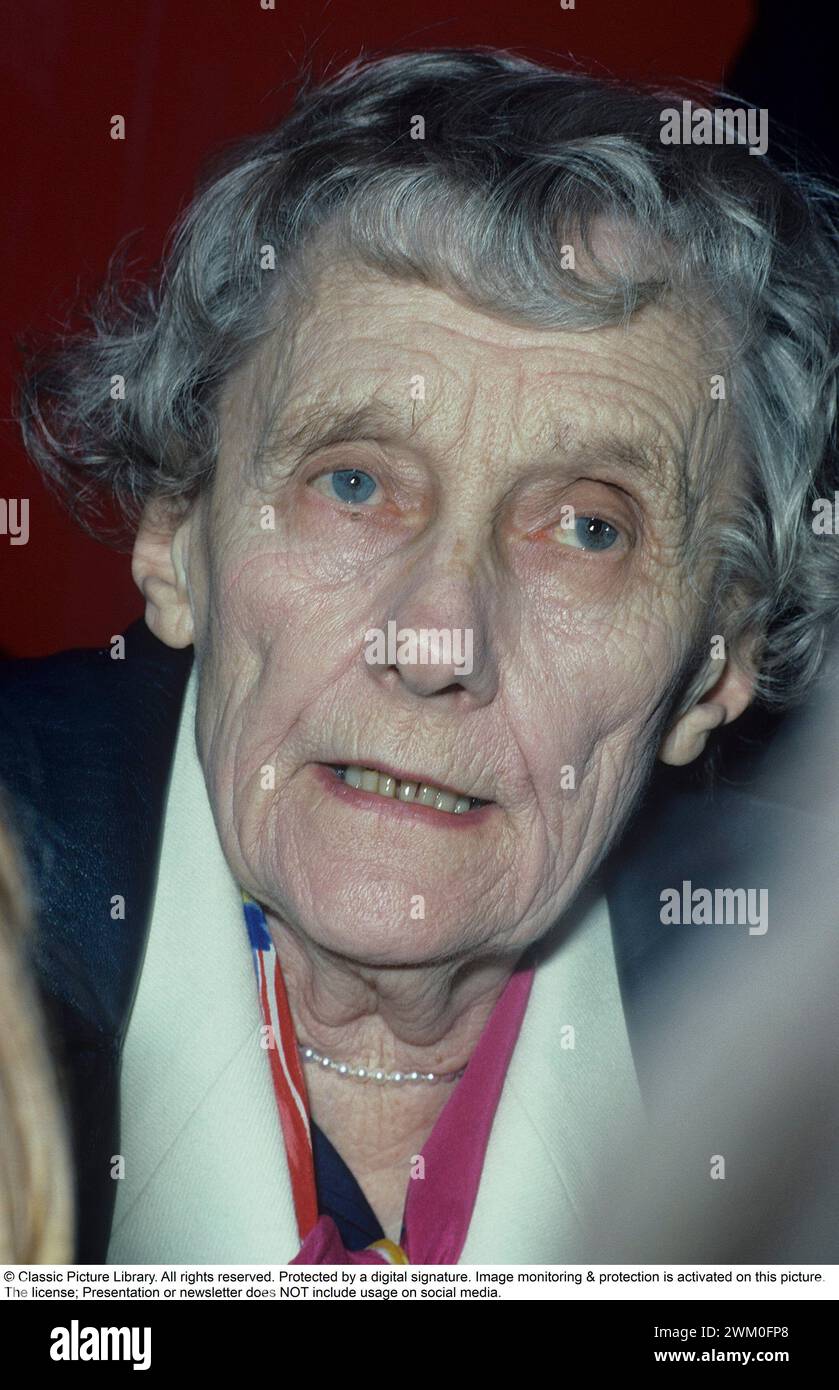 14 million books hi-res stock photography and images - Alamy