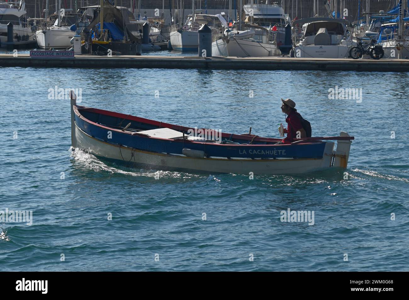 Small fishing boat setting hi-res stock photography and images - Alamy