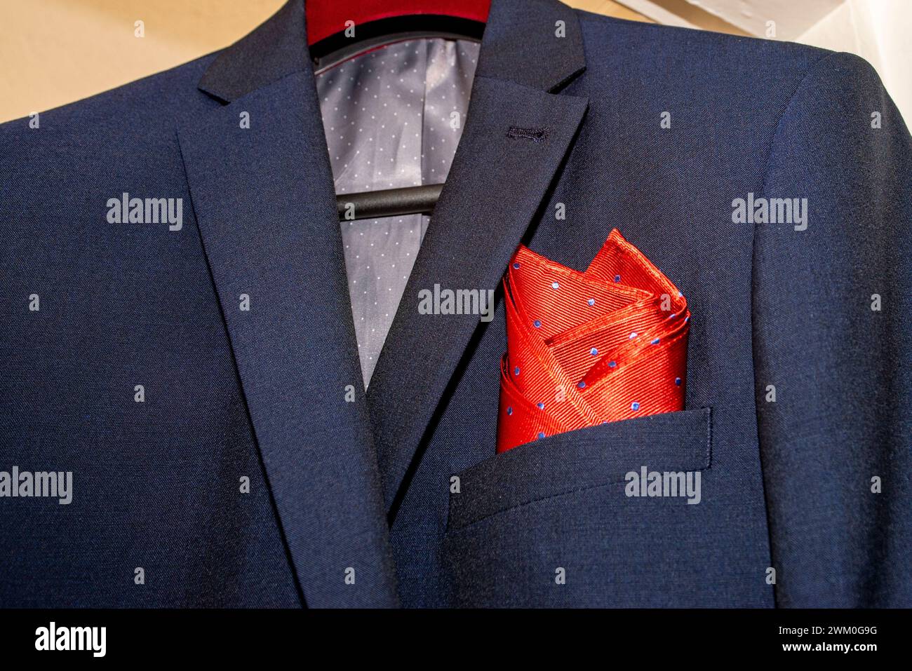 Red handkerchief hi-res stock photography and images - Alamy