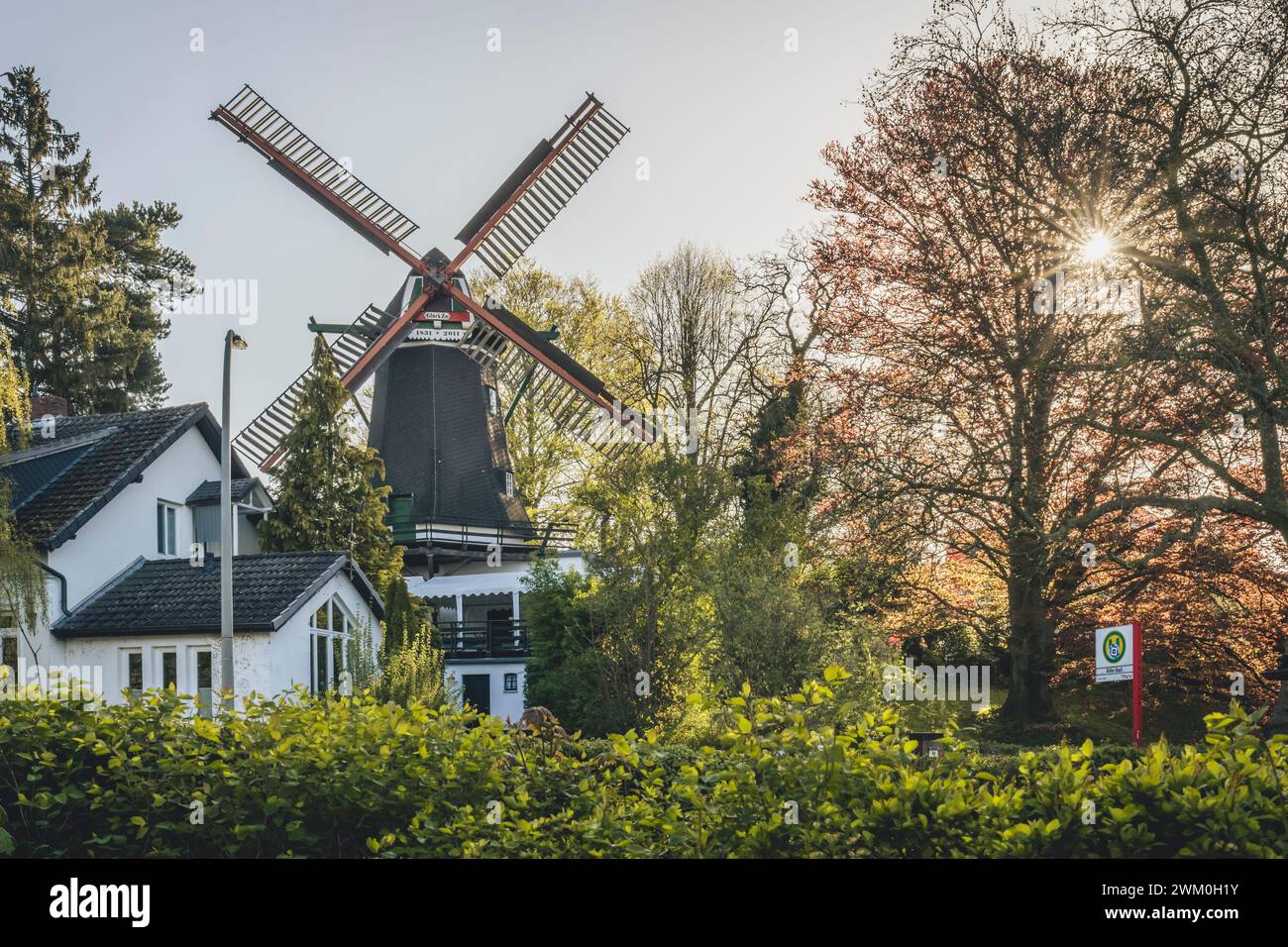 Gluck zu windmill spring hi-res stock photography and images - Alamy