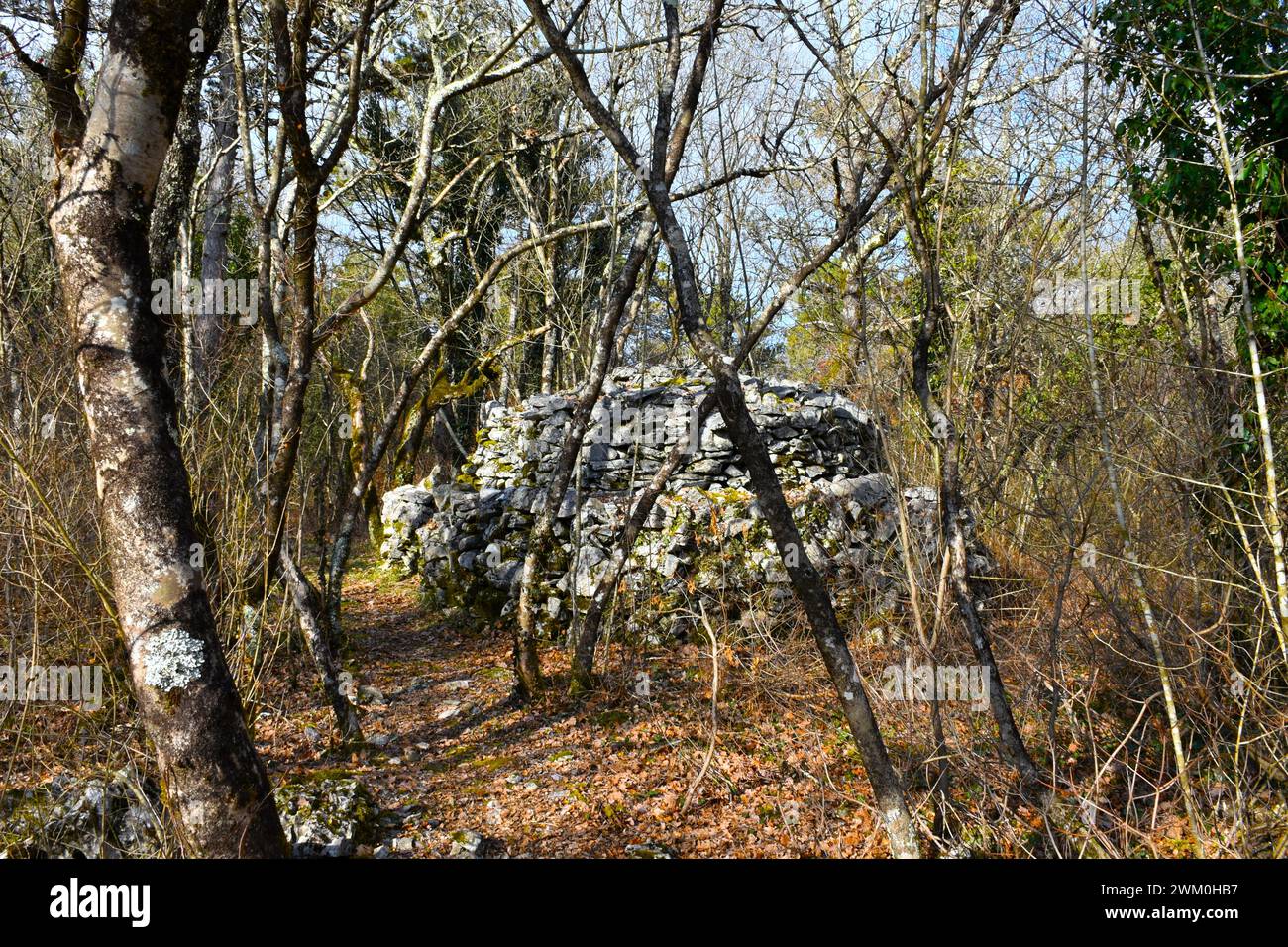 Traditional dry stone hut hi-res stock photography and images - Alamy