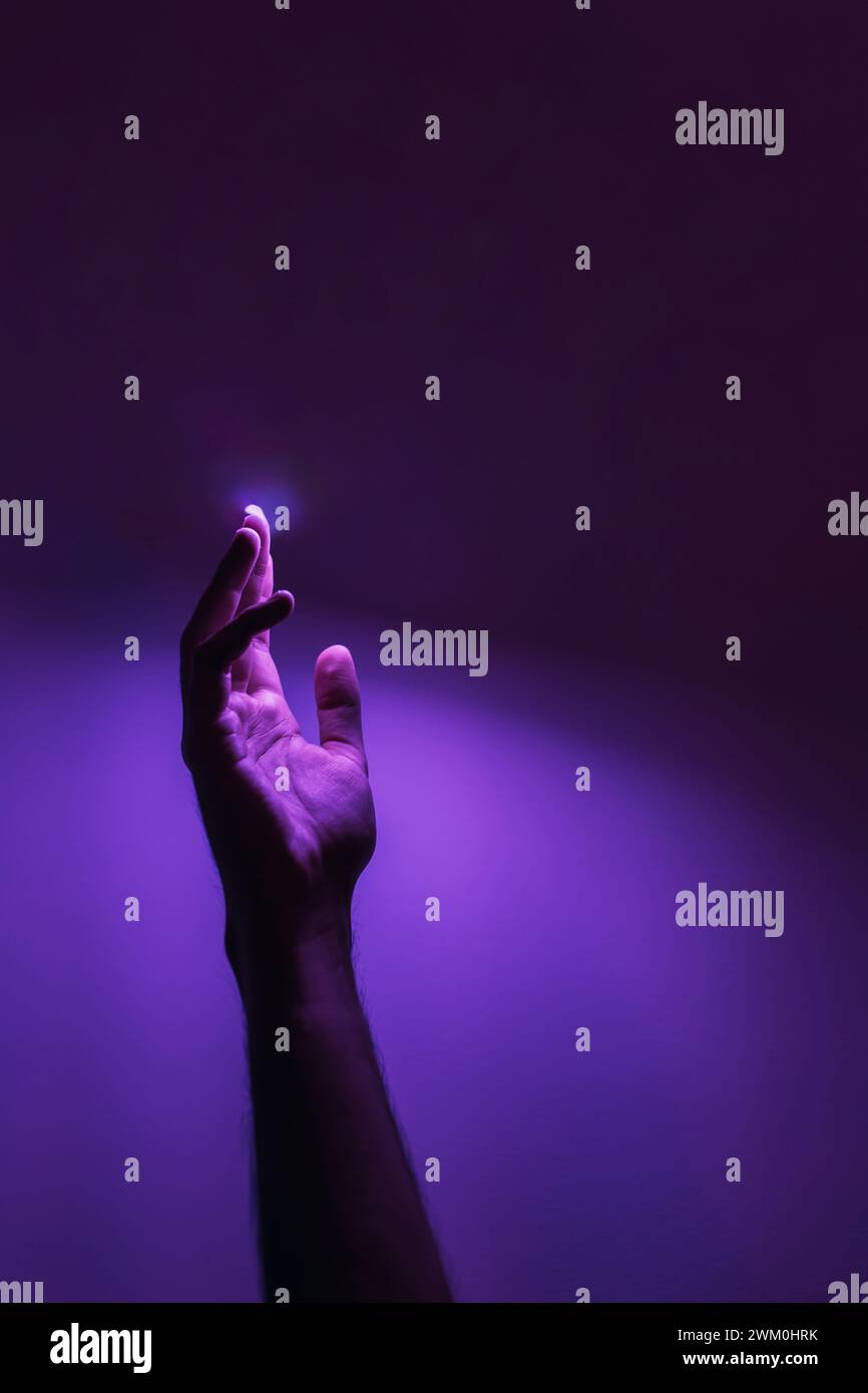 Neon hand hi-res stock photography and images - Alamy