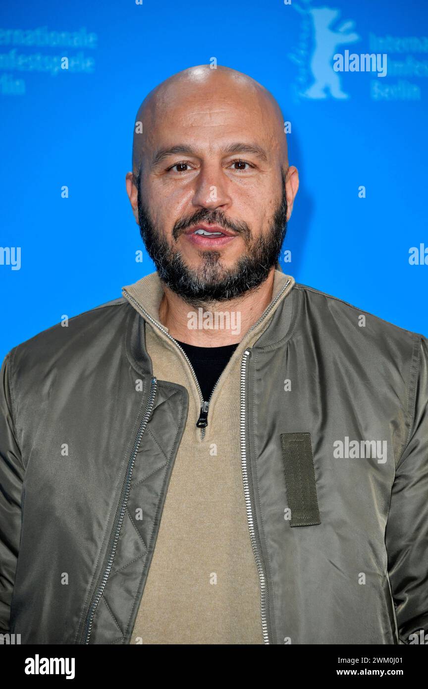 Dar Salim beim Photocall zum Kinofilm 'Vogter / Sons' auf der Berlinale 2024 / 74 ...