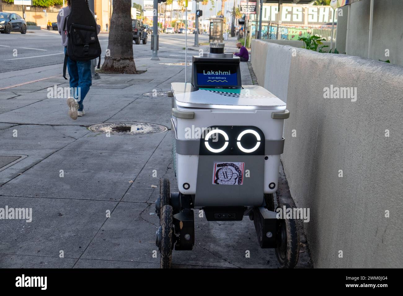 Robot delivery usa hi-res stock photography and images - Alamy