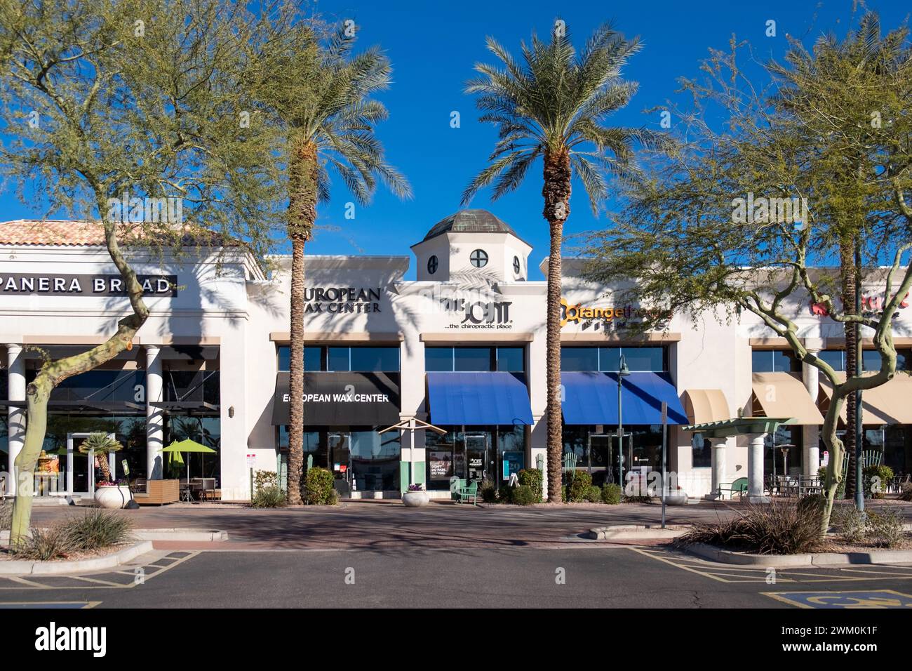 Shopping mall phoenix arizona usa hi-res stock photography and images ...