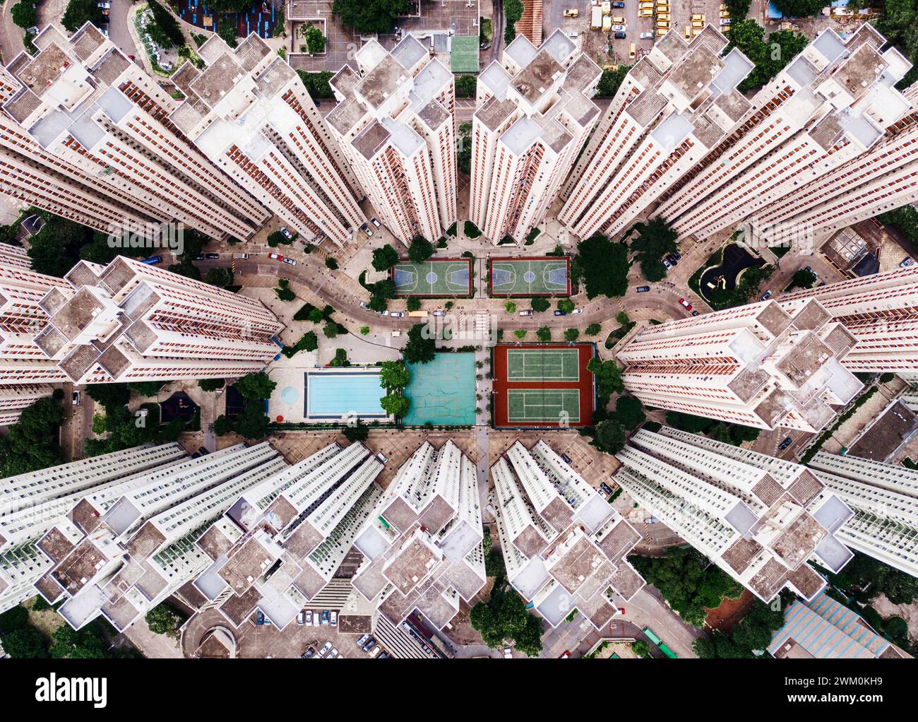 Basketball in swimming pool hi-res stock photography and images - Alamy
