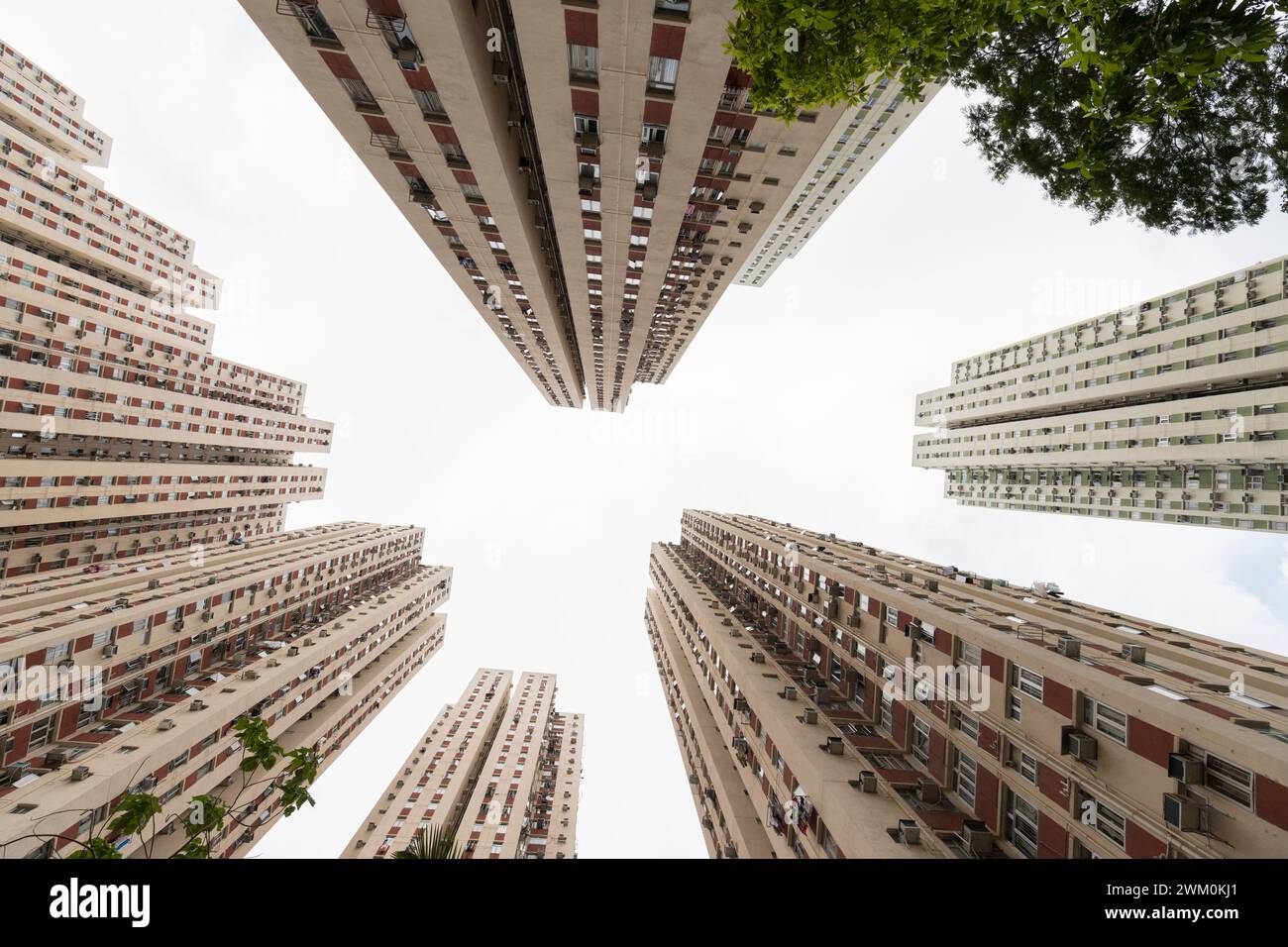 Sunny residential hi-res stock photography and images - Alamy