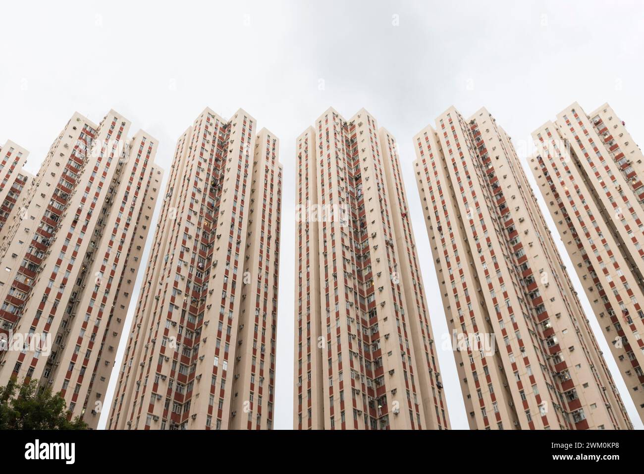 Row high rise buildings hi-res stock photography and images - Alamy