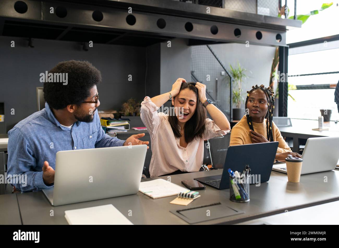 Multicultural group confused hi-res stock photography and images - Alamy