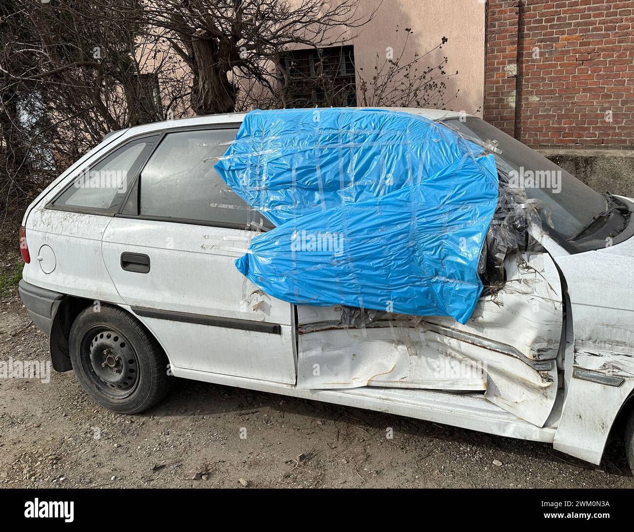 Car with broken door after an accident Stock Photo - Alamy