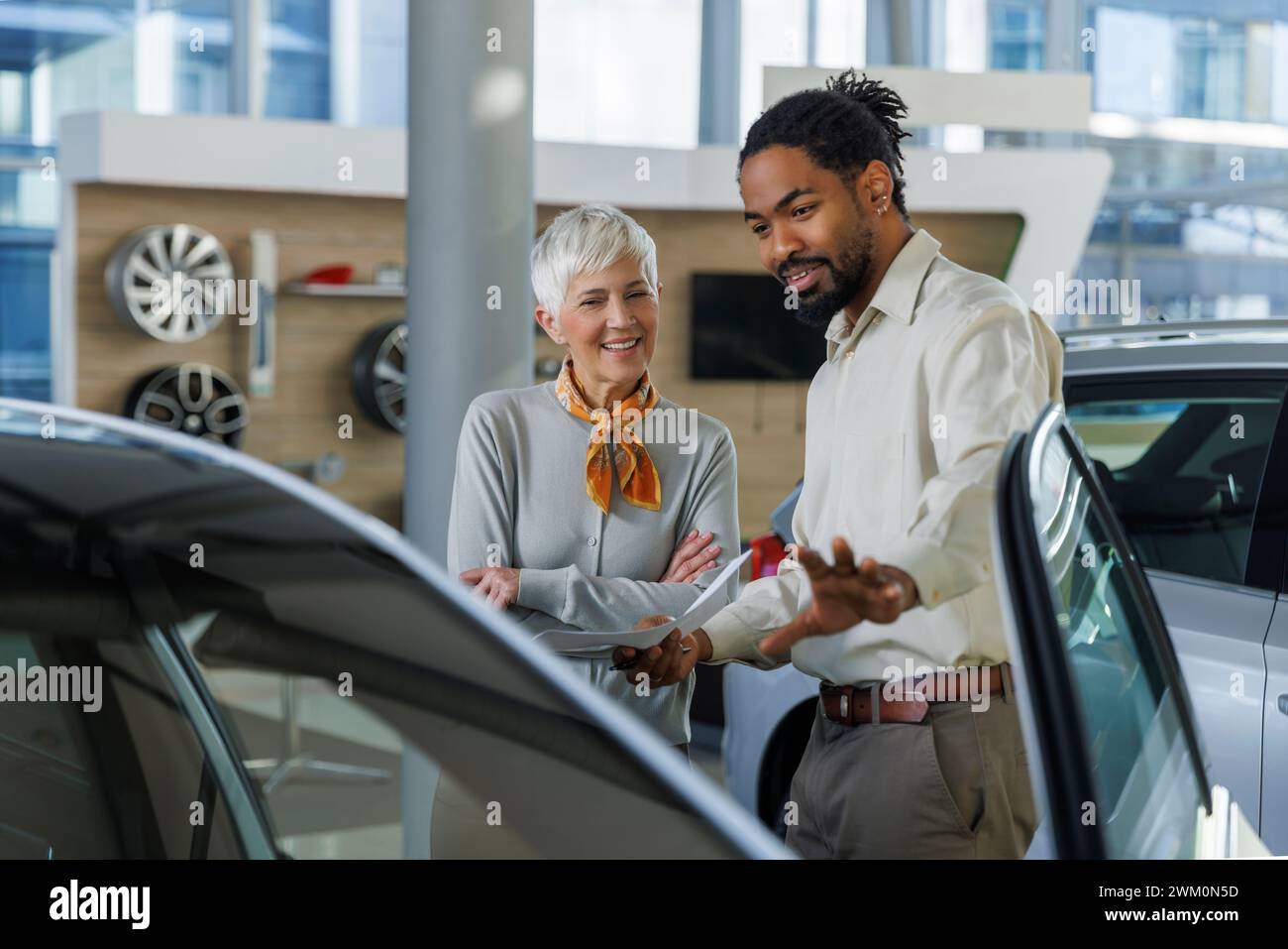 Happy customer car hi-res stock photography and images - Alamy