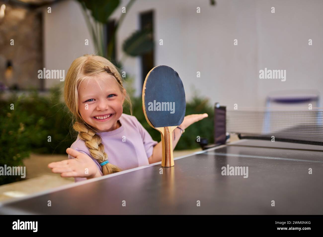 Children table tennis hi-res stock photography and images - Alamy
