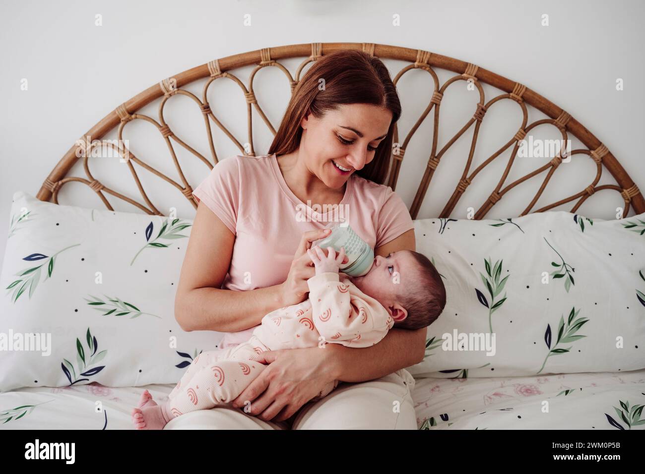 Mother daughter drinking milk hi-res stock photography and images - Alamy