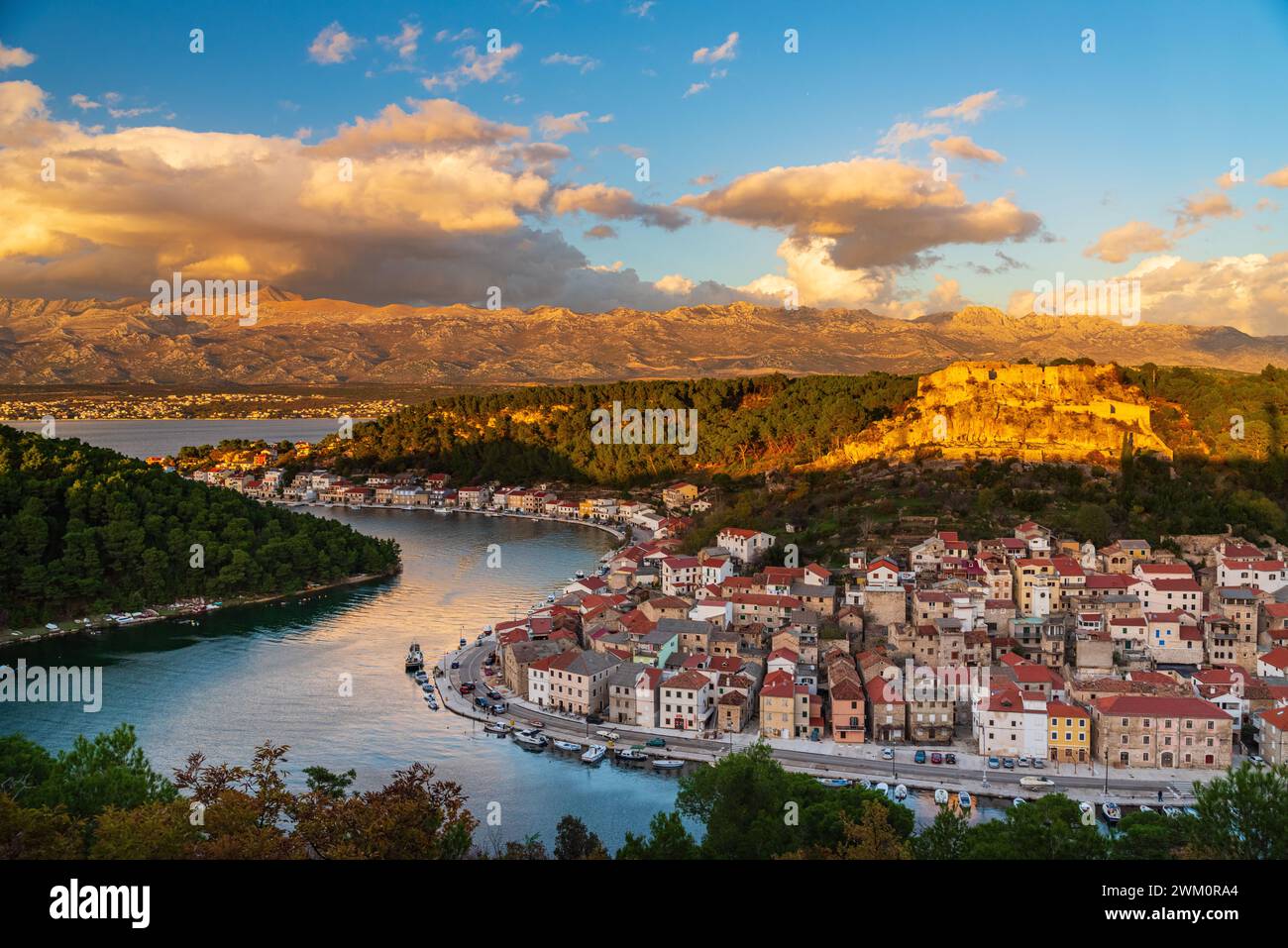 Novigrad castle croatia hi-res stock photography and images - Alamy