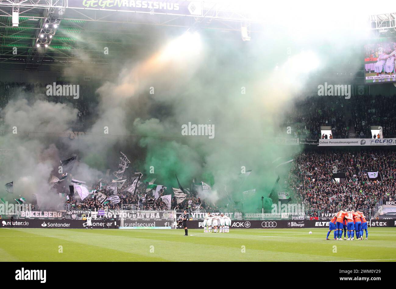 Pyro bengalo bengalos hi-res stock photography and images - Alamy