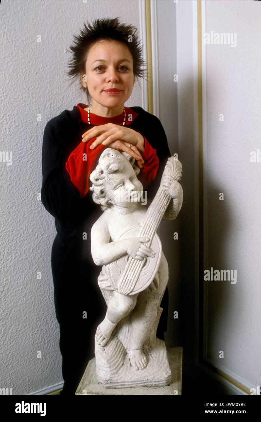 3823145 Laurie Anderson; (add.info.: American artist and musician ...