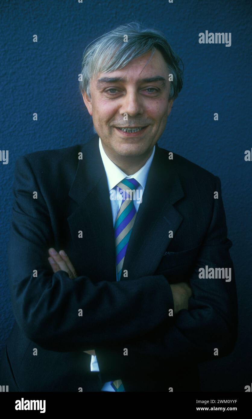 3823314 Milo Manara; (add.info.: Venice, 1990. Italian cartoonist Milo ...