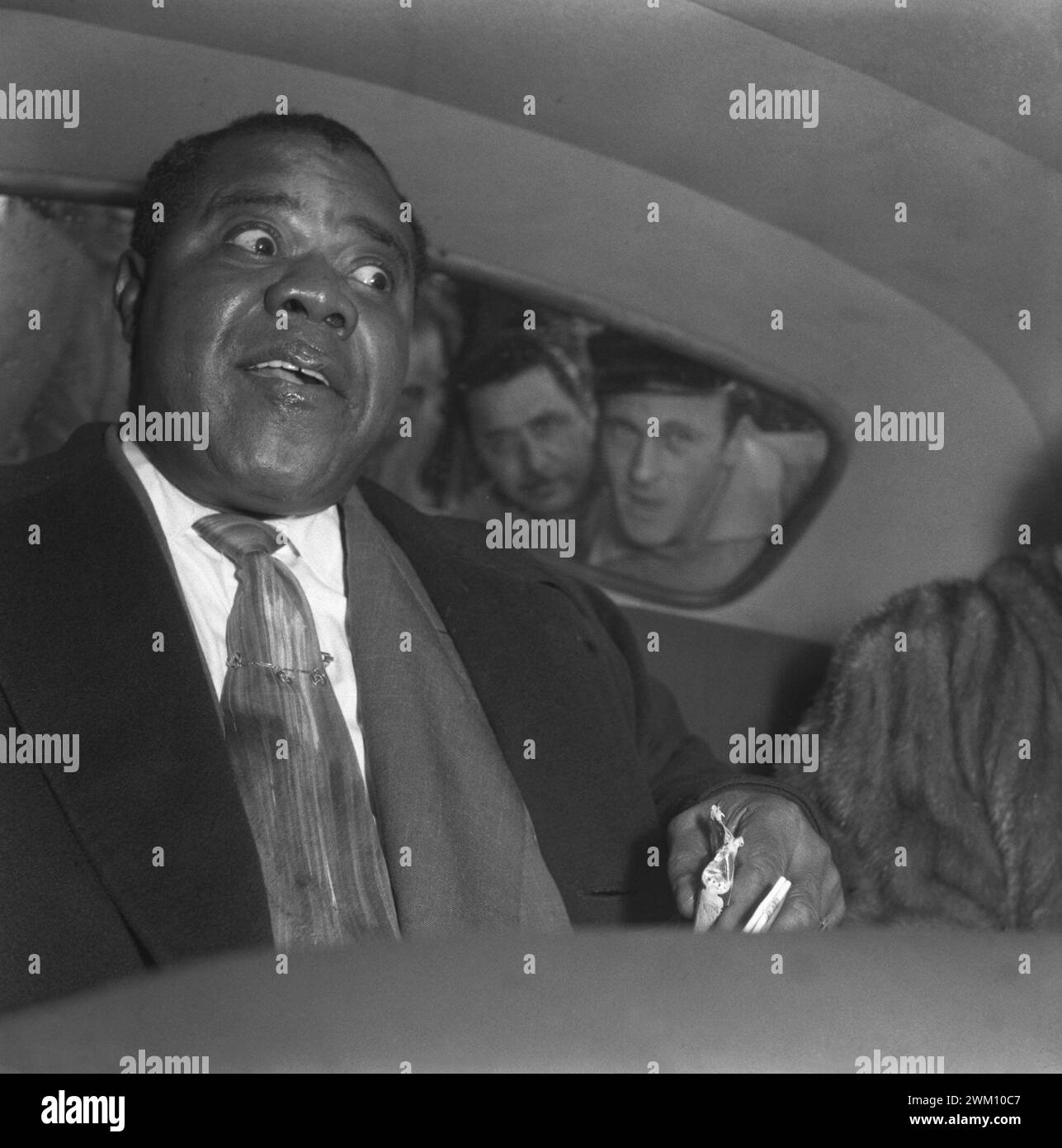 Il cantante jazz hi-res stock photography and images - Alamy