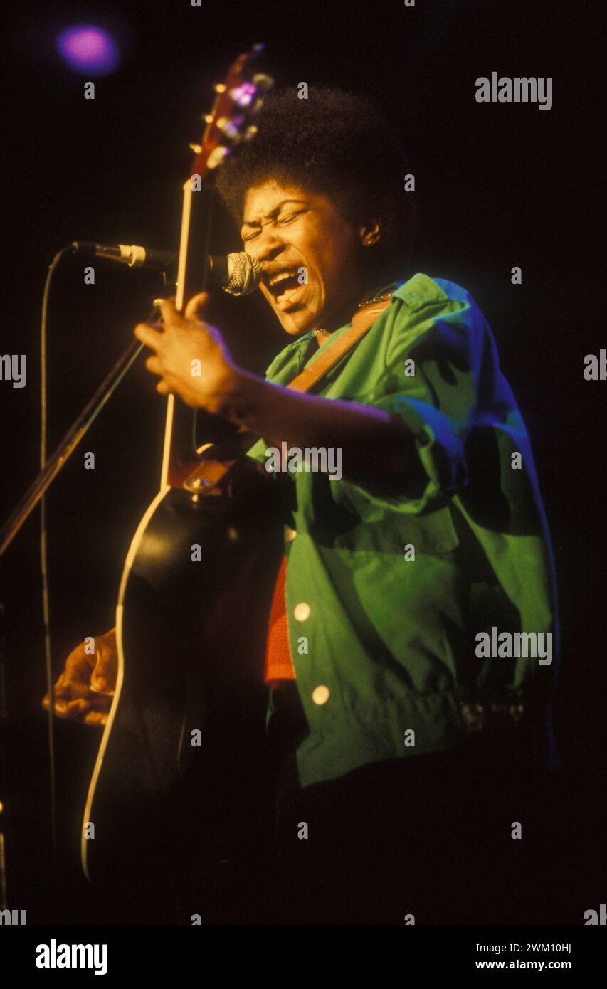 3824302 Joan Armatrading; (add.info.: British singer-songwriter Joan ...