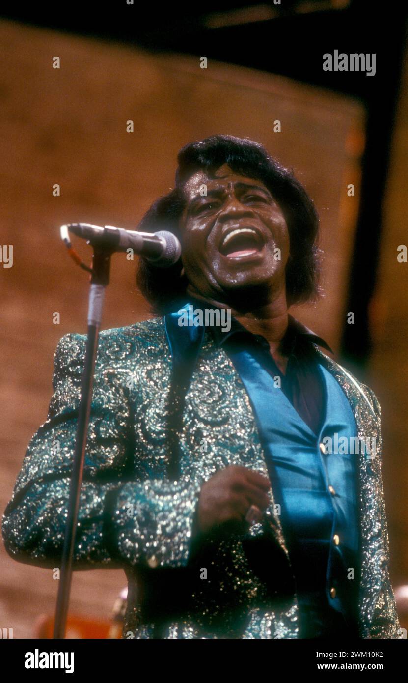 James brown cantante hi-res stock photography and images - Alamy
