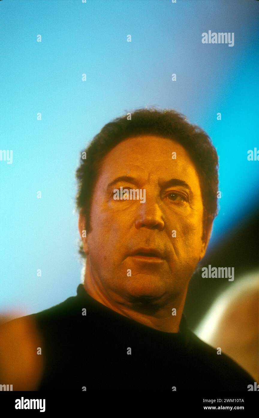 3824598 Tom Jones; (add.info.: British pop sop singer Tom Jones (1999 ...