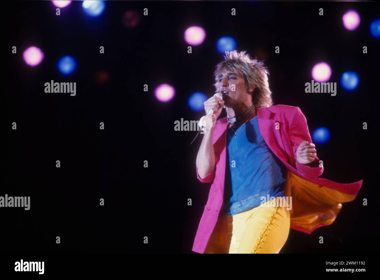 3824942 Rod Stewart; (add.info.: British singer-songwriter Rod Stewart ...