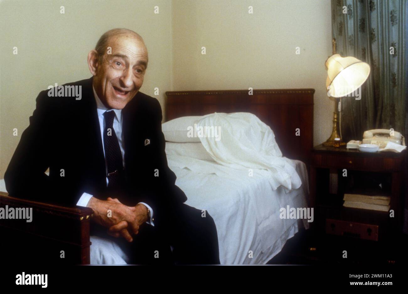 3825124 Raymond Aron; (add.info.: Rome, about 1981. French philosopher ...