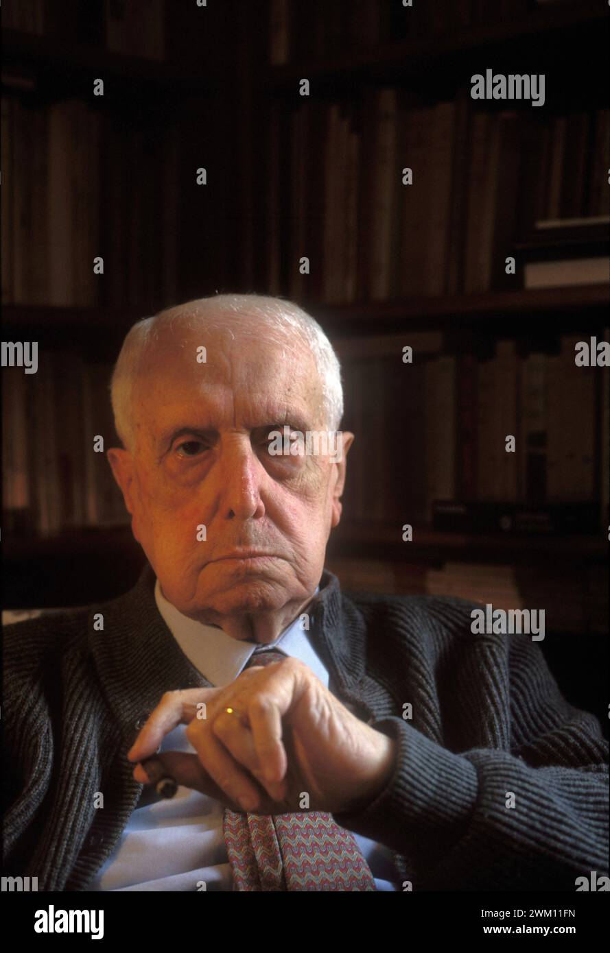 Critici letterari hi-res stock photography and images - Alamy