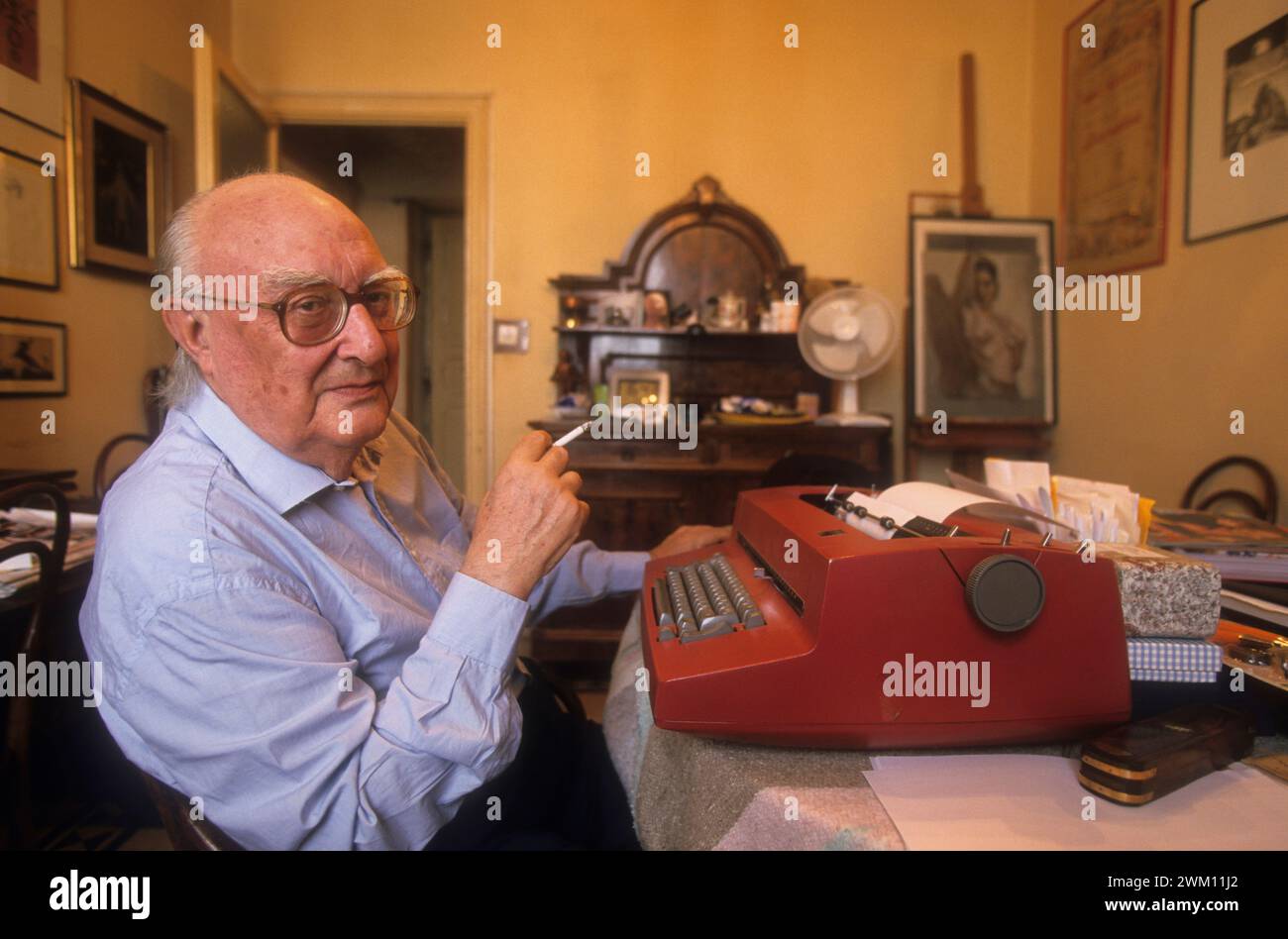 A casa typewriters hi-res stock photography and images - Alamy