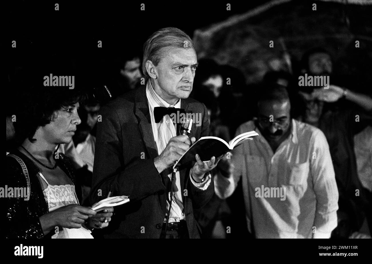 David gascoyne hi-res stock photography and images - Alamy