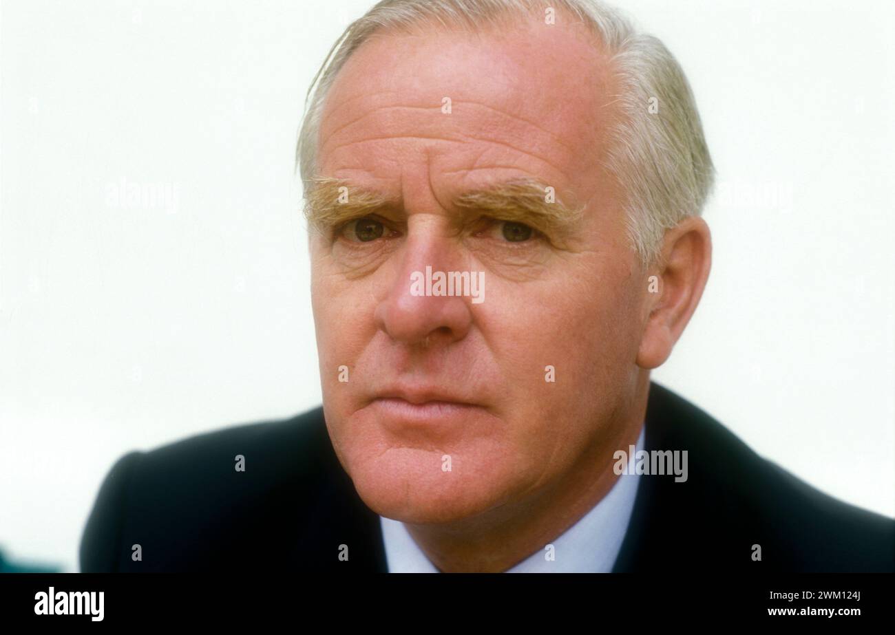 3826033 John Le Carré; (add.info.: Capri, 1987. British writer John Le ...