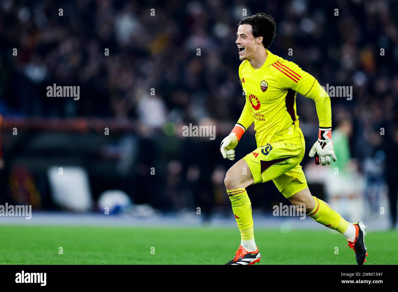 Roma’s Belgian goalkeeper Mile Svilar celebrates victory match during ...