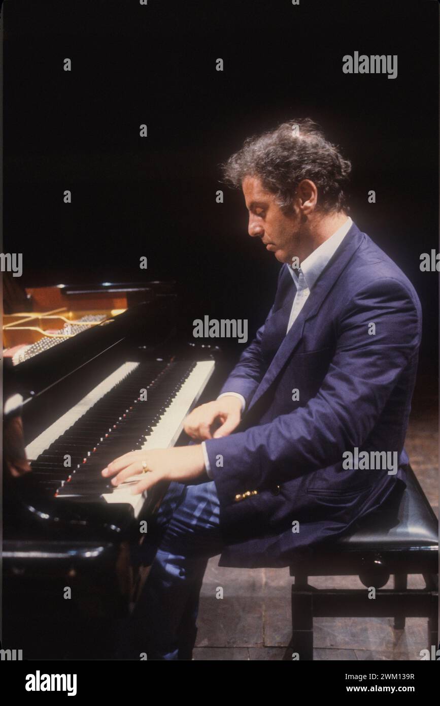 3827374 Daniel Barenboim; (add.info.: Pianist and conductor Daniel ...