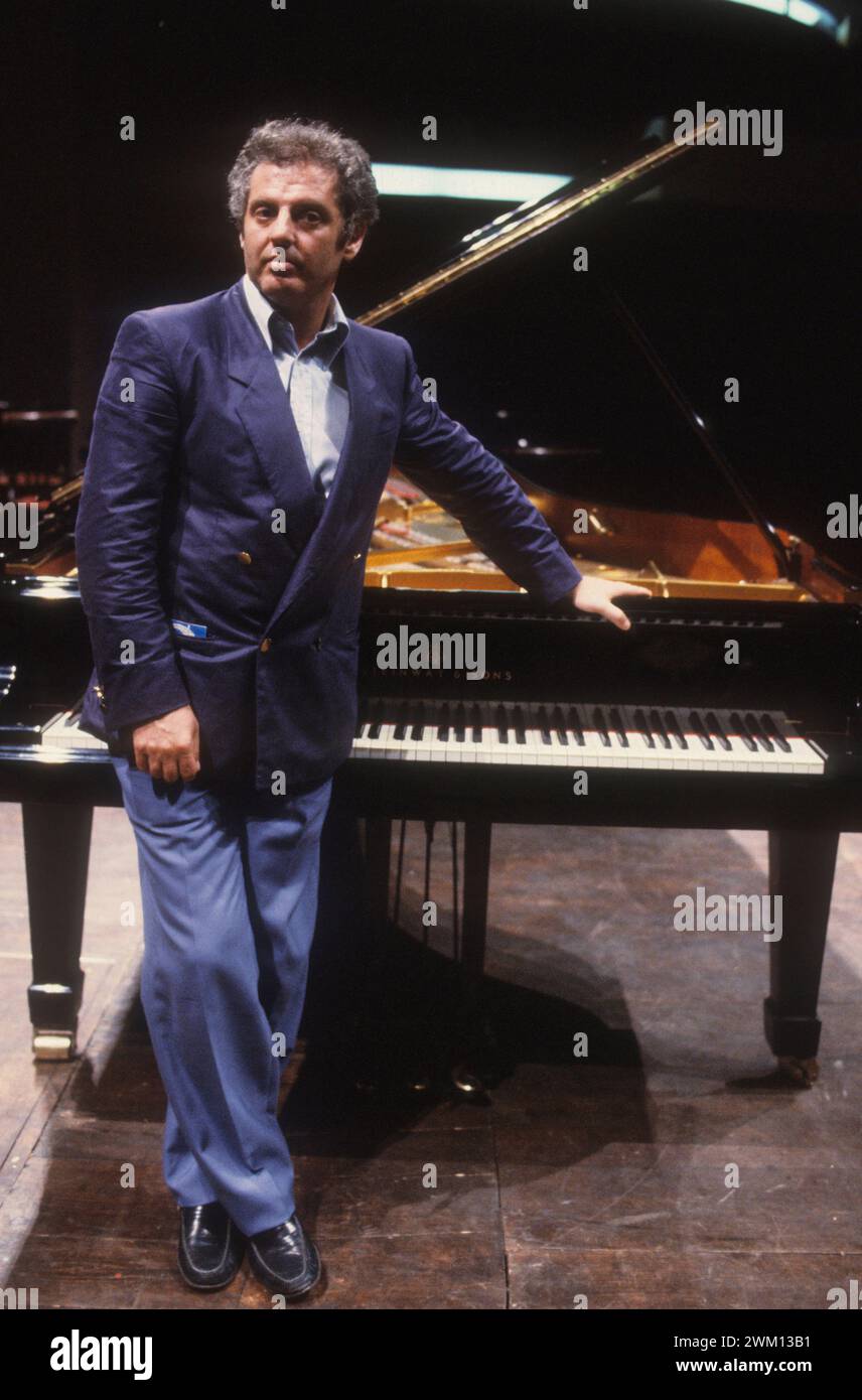 3827382 Daniel Barenboim; (add.info.: Pianist and conductor Daniel ...