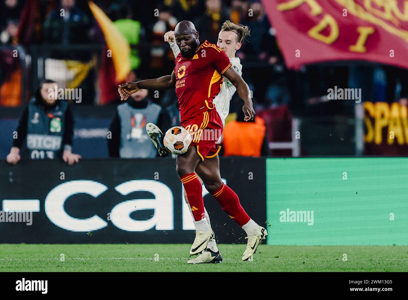 Roma’s Belgian forward Romelu Lukaku challenges for the ball with ...