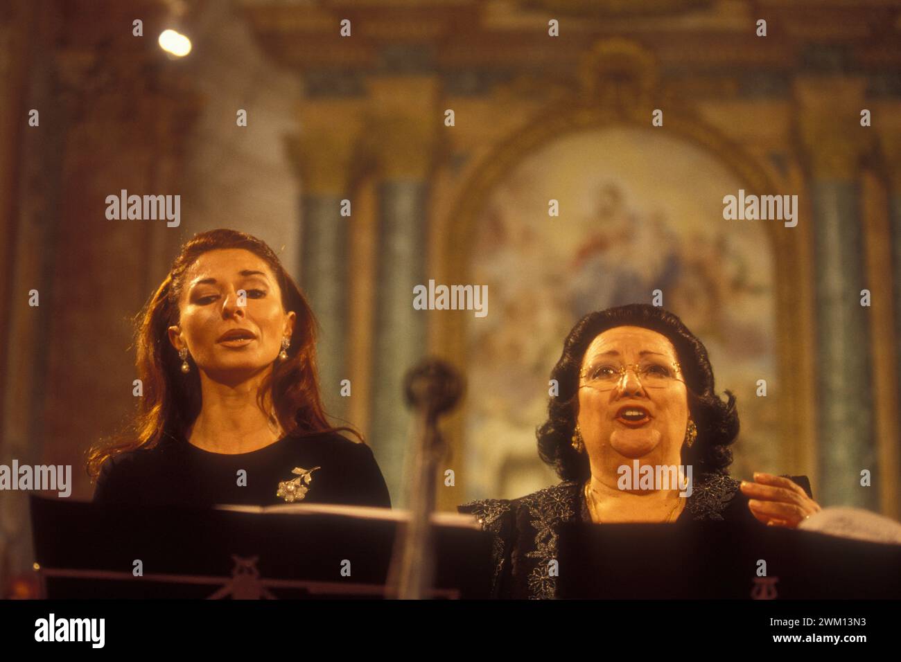 Madri e figlie hi-res stock photography and images - Alamy