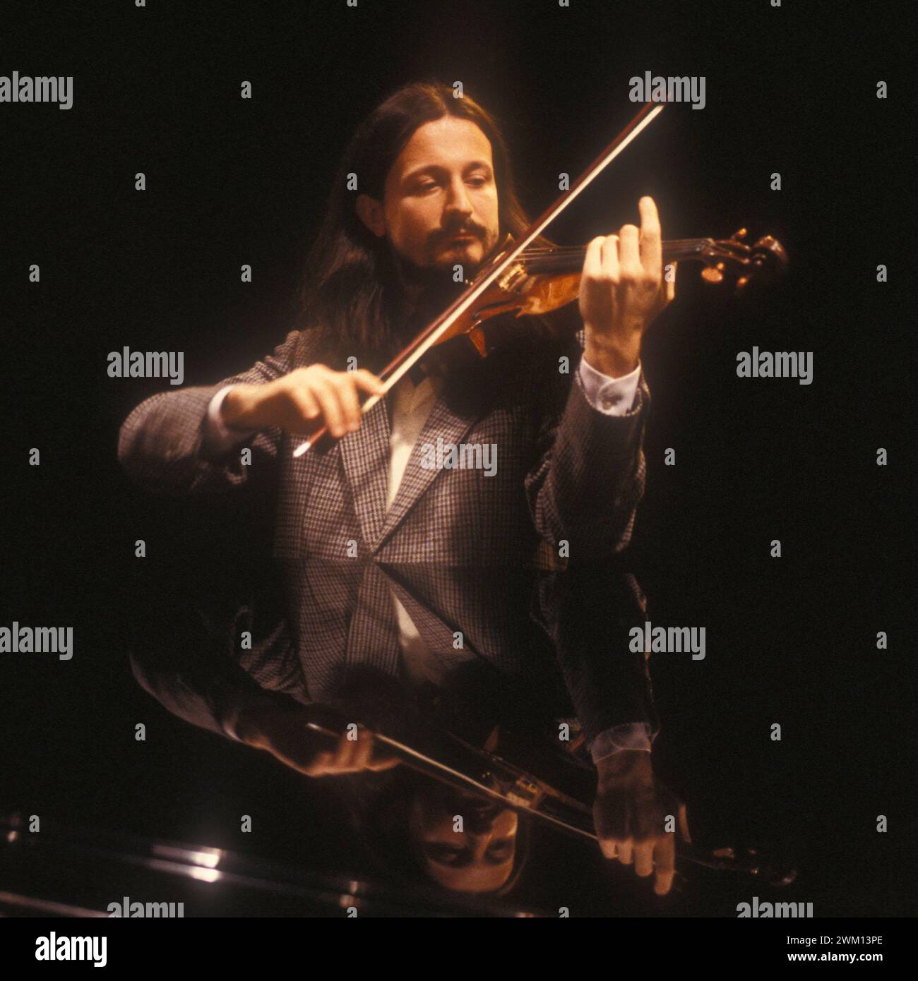 Violinista violin hi-res stock photography and images - Alamy
