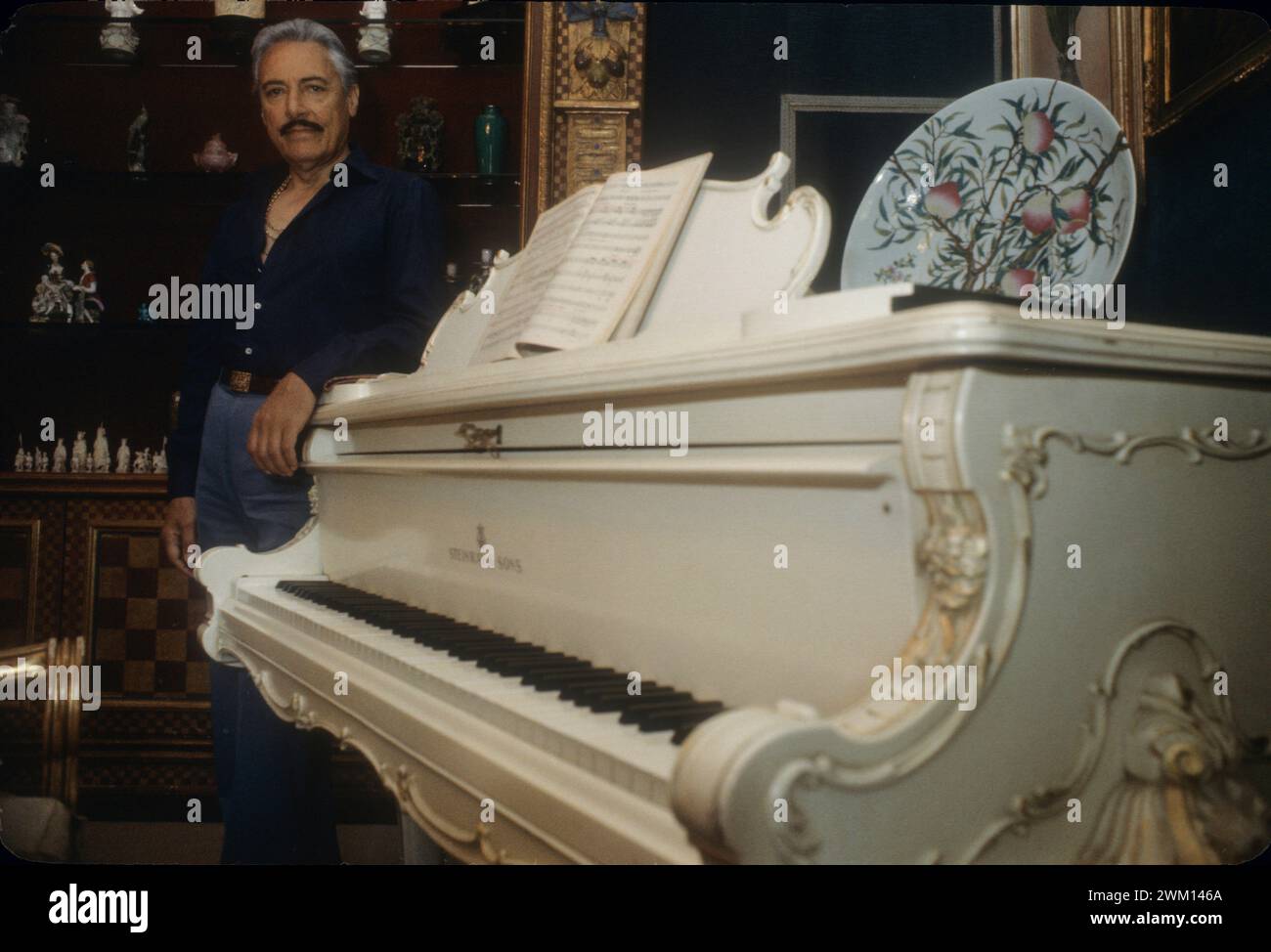 3828241 Mario del Monaco in His House (1979) Mario Del Monaco; (add ...