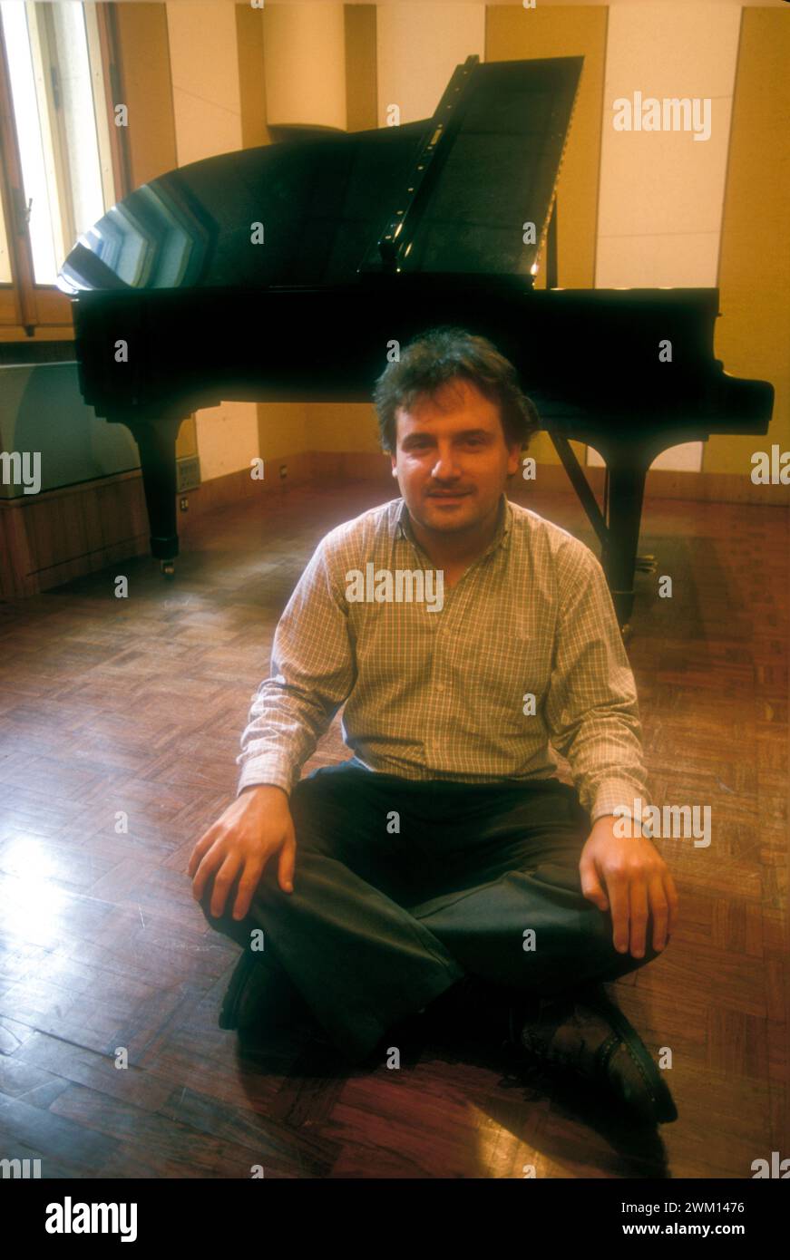 3828255 Fabrizio De Rossi Re; (add.info.: Italian composer Fabrizio De ...