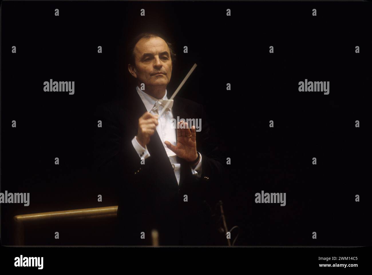 3828390 Charles Dutoit; (add.info.: Swiss conductor Charles Dutoit ...