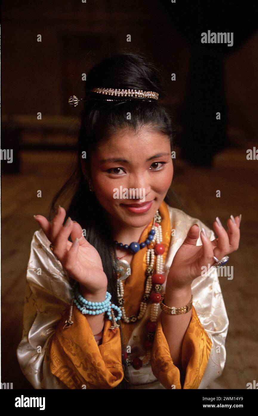 Cantanti tibetan hi-res stock photography and images - Alamy