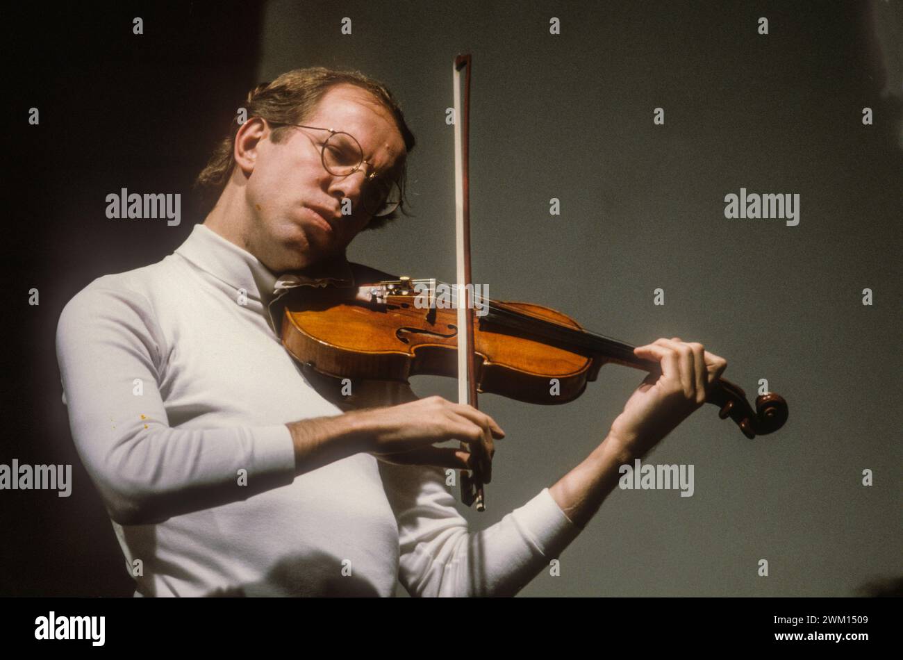 3829119 Gidon Kremer; (add.info.: Latvian violinist and conductor Gidon ...