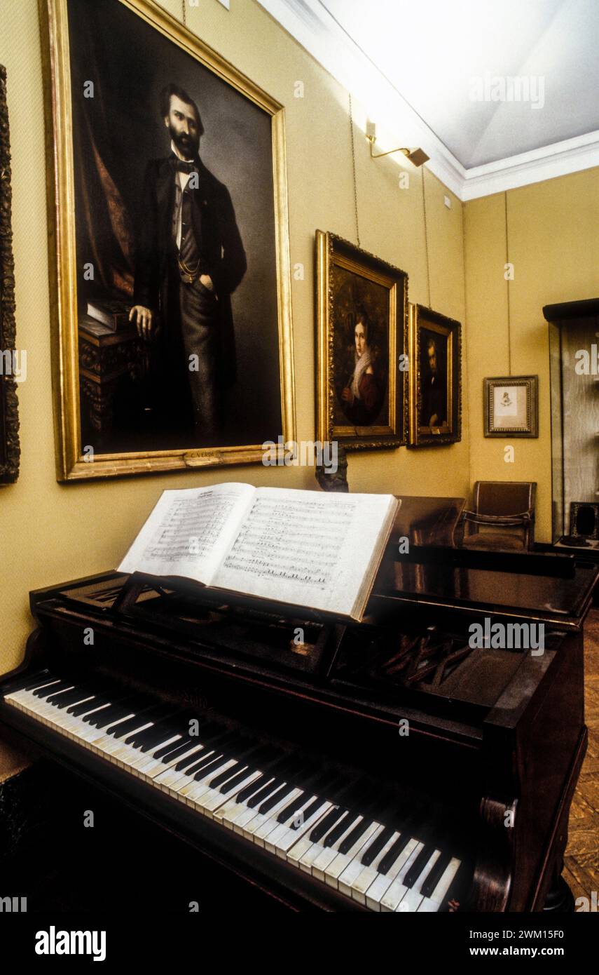 Giuseppe verdis piano hi-res stock photography and images - Alamy